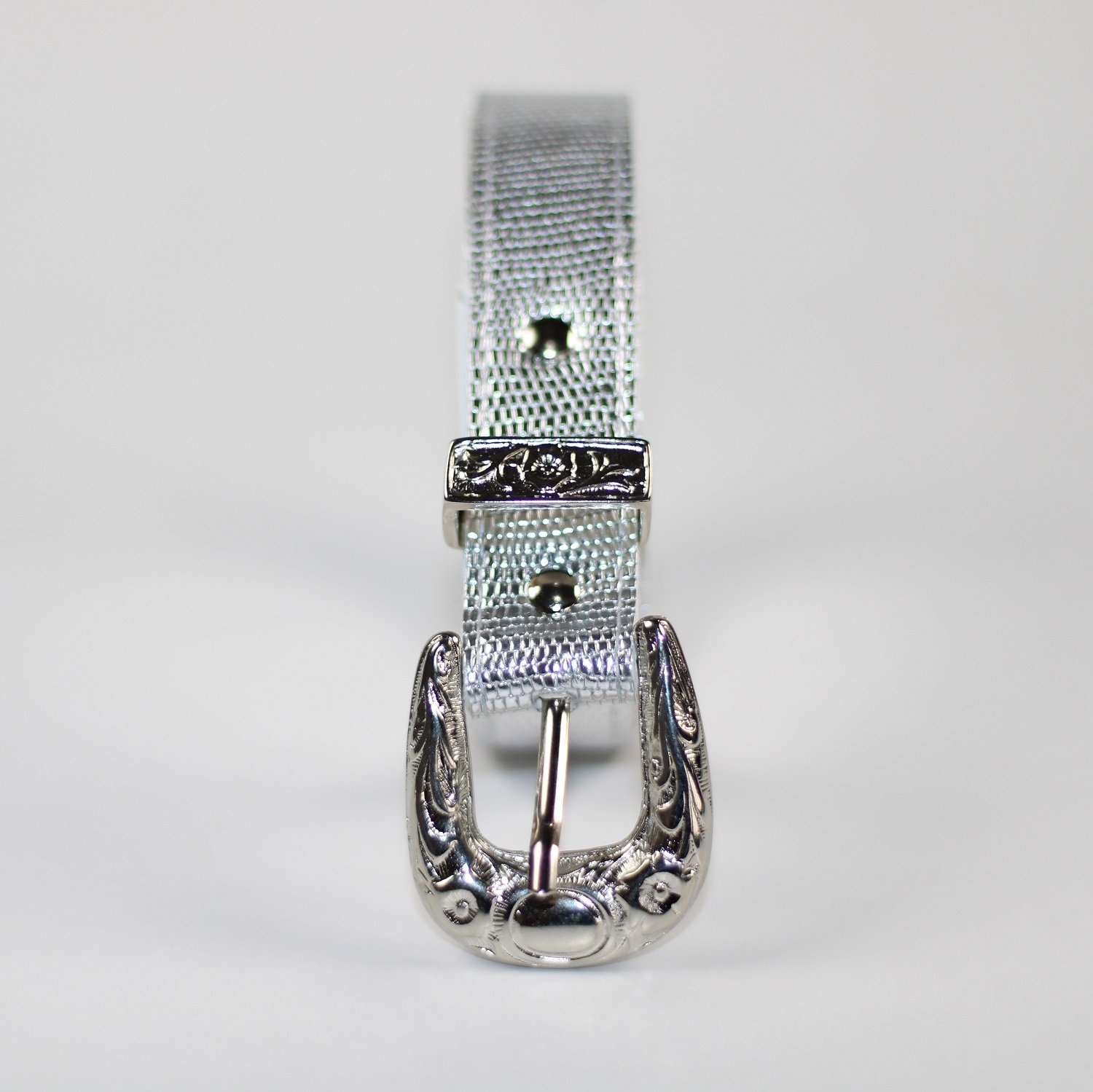 Cinto Feminino Luana Metalizado Prata Fivela e Ponteira em Metal Prata